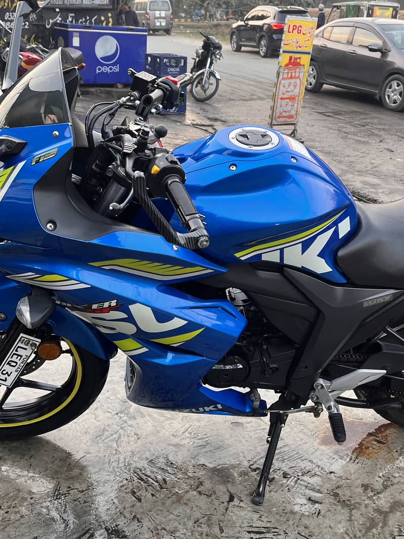 Suzuki gixxer 150 10/10 condition scratchless - Sports & Heavy Bikes ...