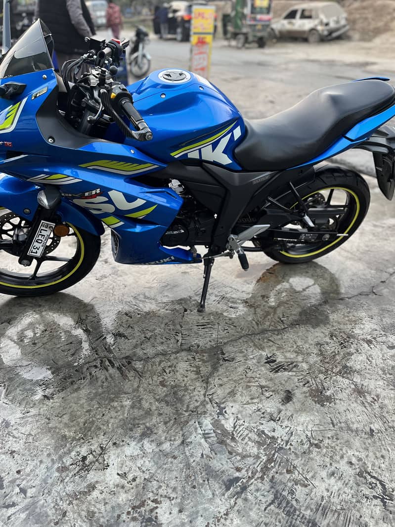 Suzuki gixxer 150 10/10 condition scratchless - Sports & Heavy Bikes ...