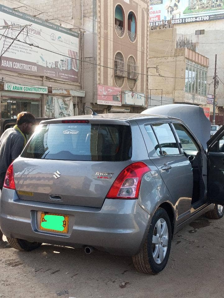 Suzuki Swift DLX 1.3 - Cars - 1109794217
