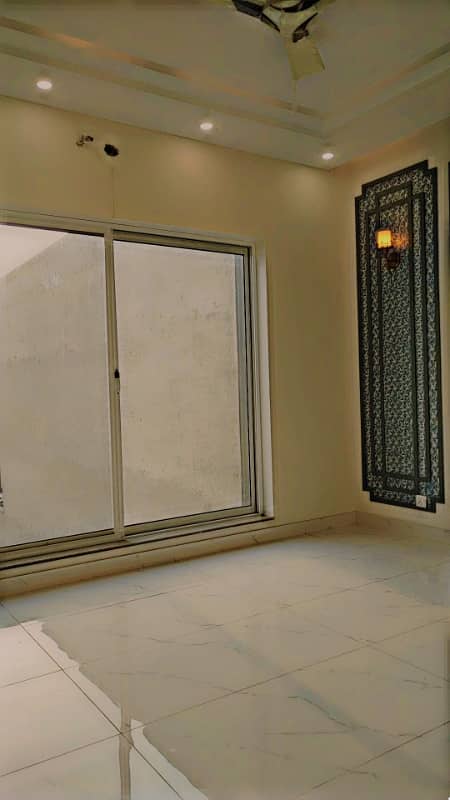 5 MARLA HOUSE IN THE B BLOCK OF DHA 9 TOWN, LAHORE - Houses - 1109813237