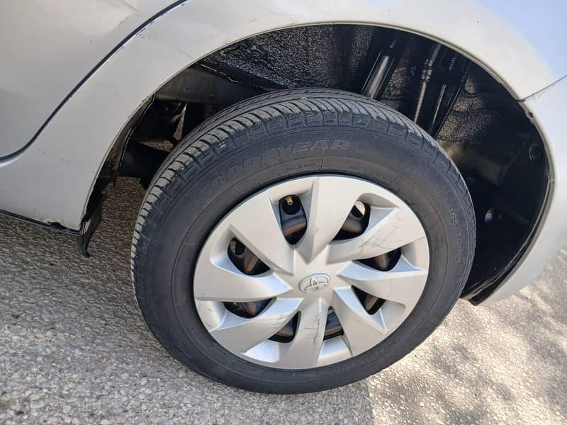 2013 reg 2017 Vitz Silver - Cars - 1109827928