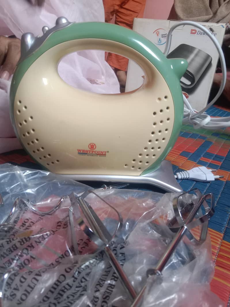 chopper and Owen and cake baking powder machine and sandwiches maker ...