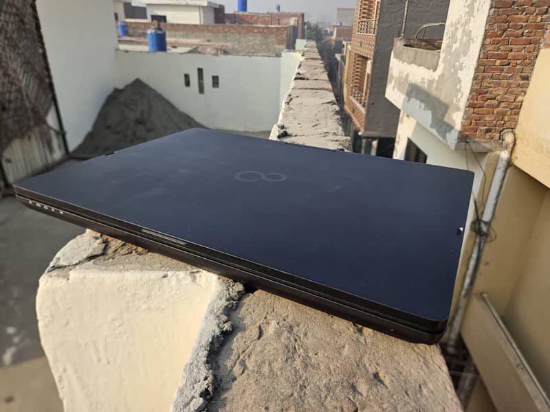 Fujitsu core i5 8th gen - Laptops - 1109844760