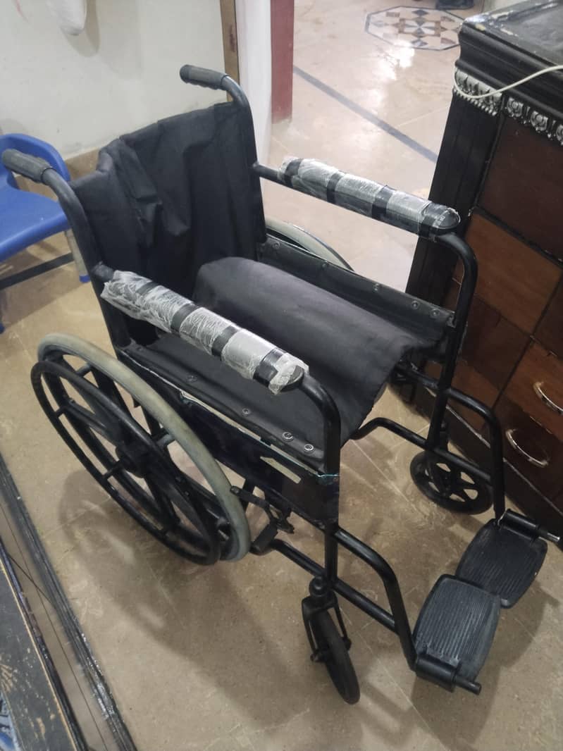 wheel chair - Office Chairs - 1109849445