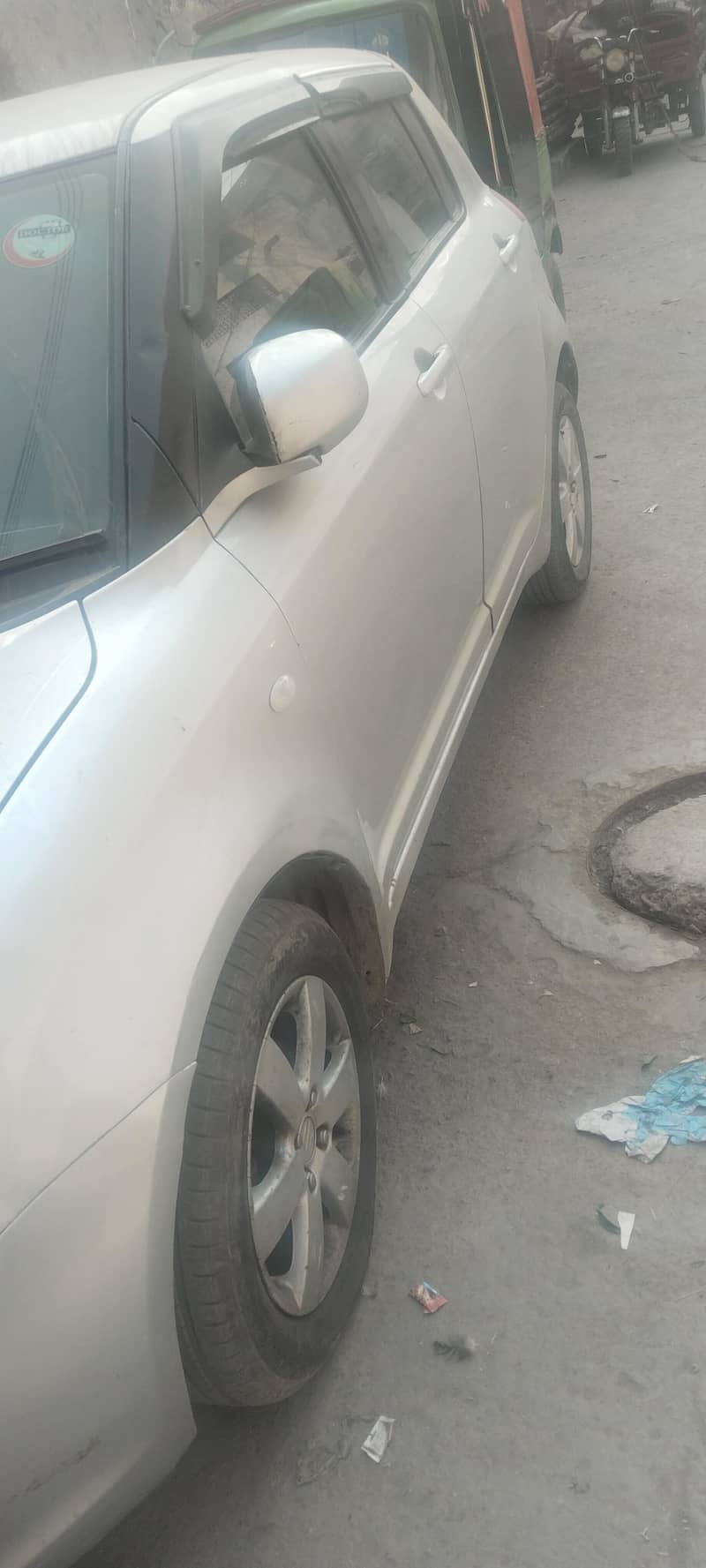 Suzuki swift - Cars - 1109866760