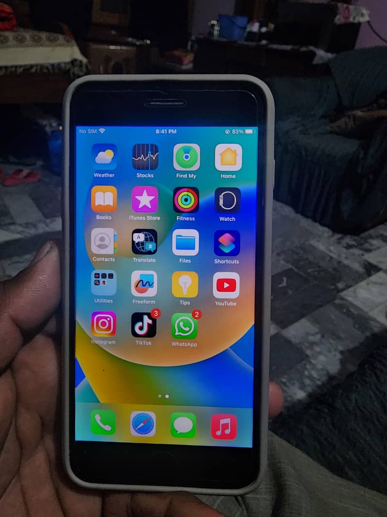 iPhone 8 puls total janian sim chalata hai exchang bhi ho jaye ga ...