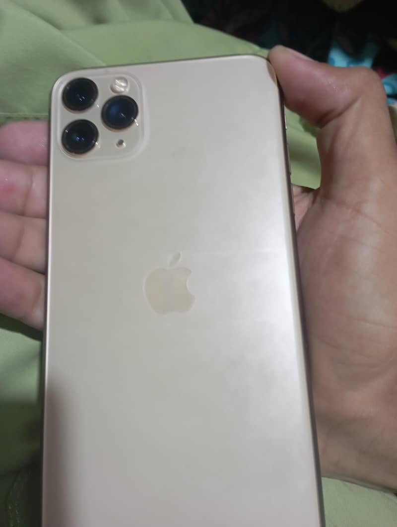 iPhone 11pro max 256gb golden colour all ok screen line in left side ...