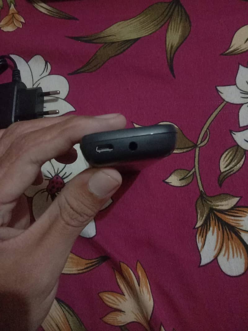 Villaon Keypad Mobile | Only 1 Month Used - Mobile Phones - 1109874565