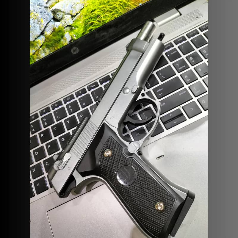 Pietro Beretta M92 Airsoft | Realistic Toy Gun - Other Hobbies - 1109875190