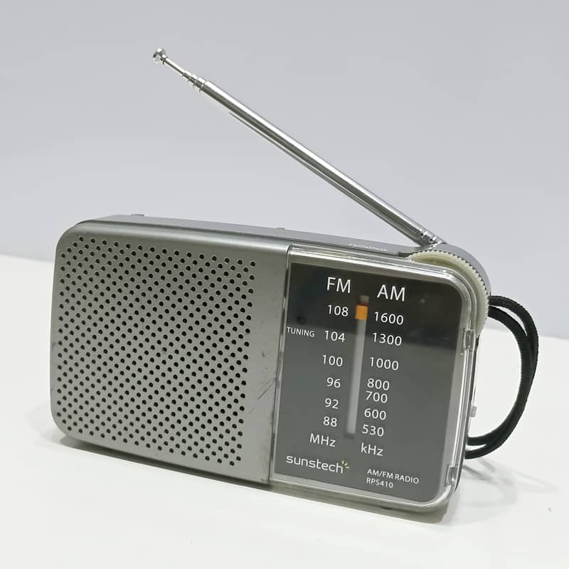 Sunstech RPS 410 Vintage Portable FM/AM Radio | Excellent Reception ...