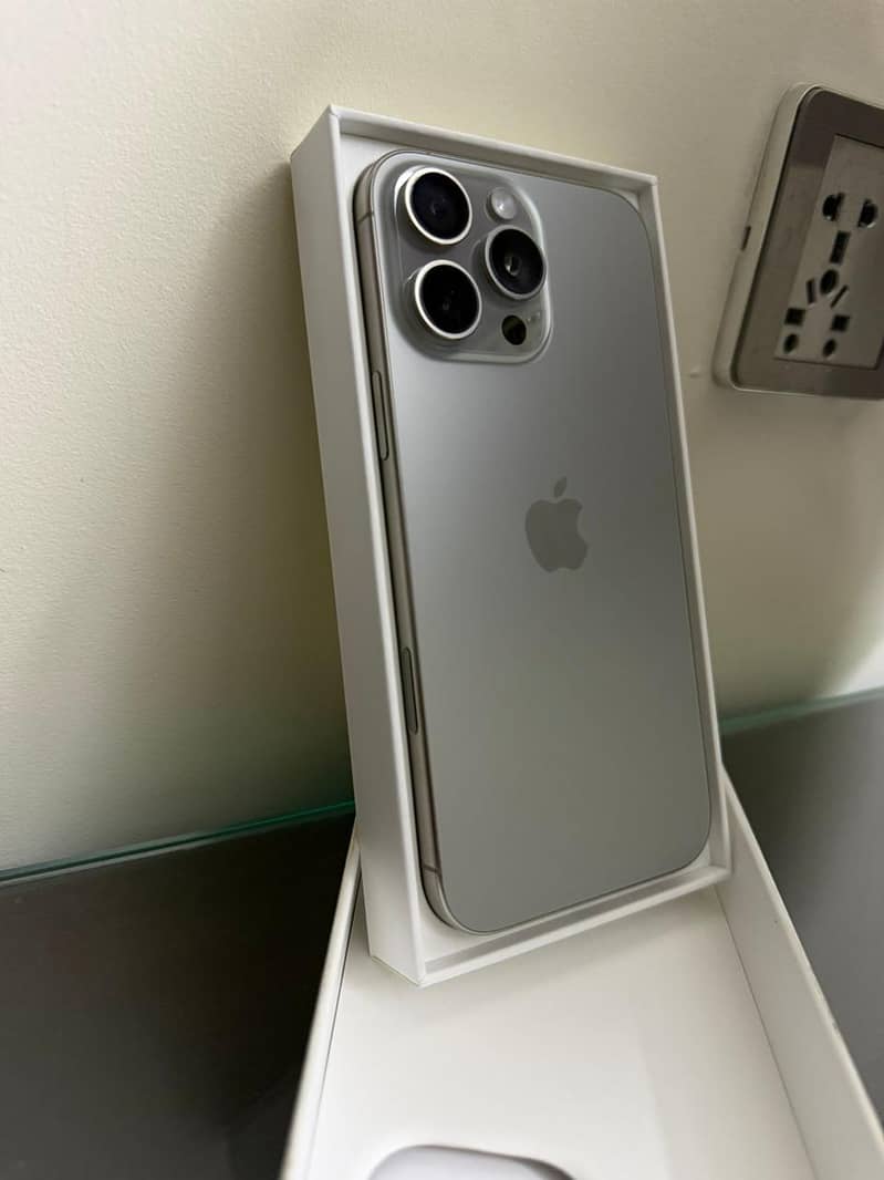 Apple iPhone 16 Pro Max - Mobile Phones - 1109905779