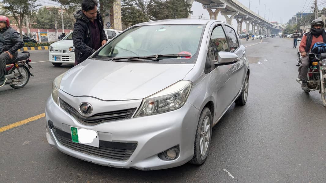 vitz 2011/14 beautiful maintained car - Cars - 1109916145
