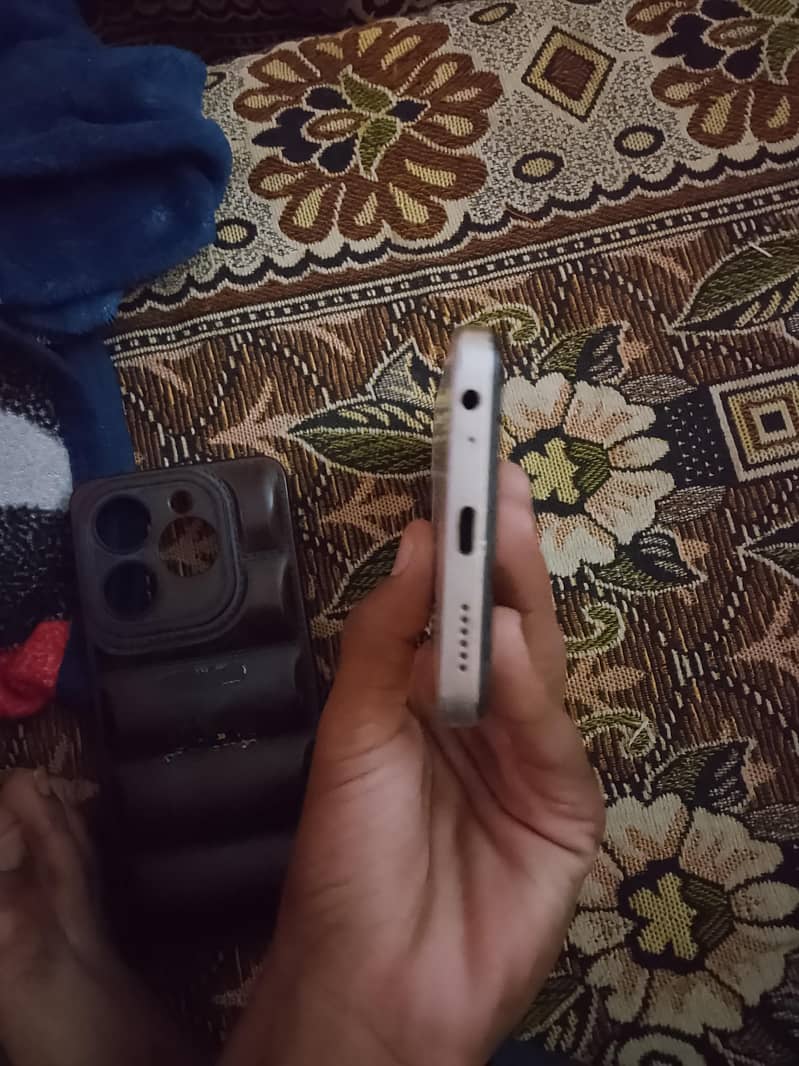 Infinix smart 8 - Mobile Phones - 1109933898