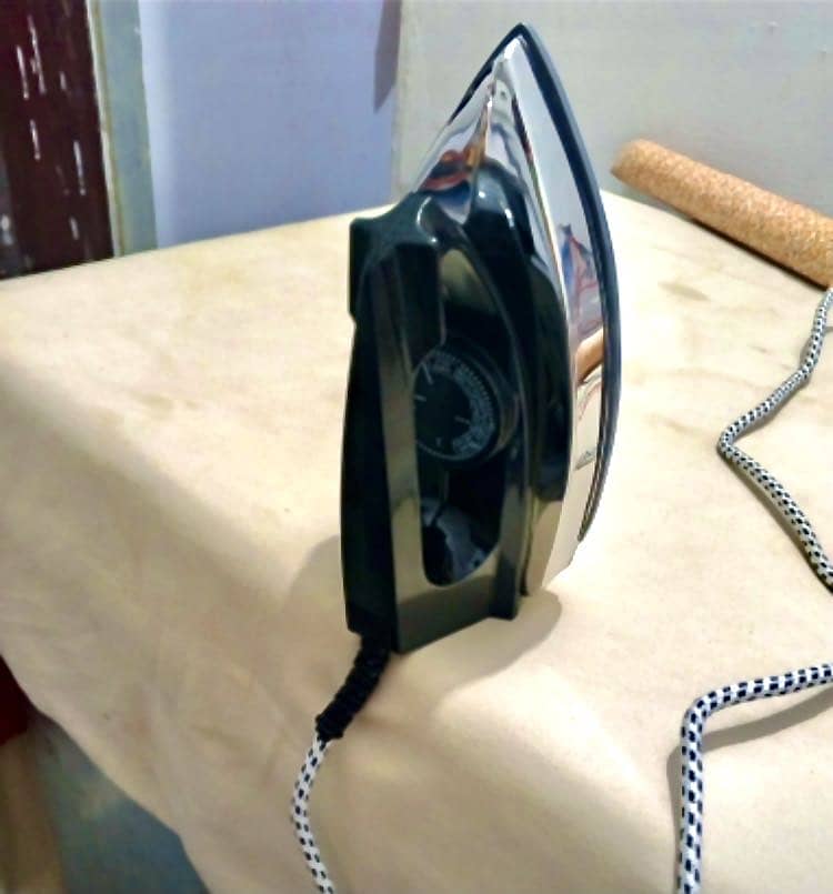 New iron for clothes - Irons - 1109791338
