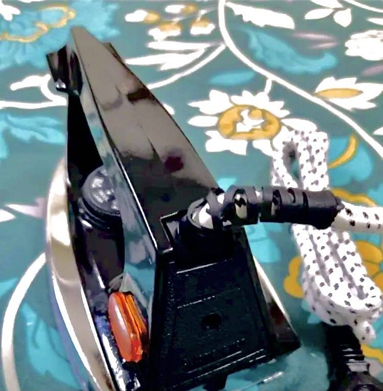 New iron for clothes - Irons - 1109791338