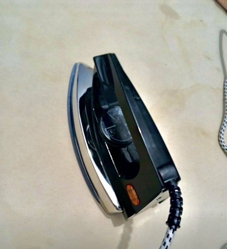 New iron for clothes - Irons - 1109791338