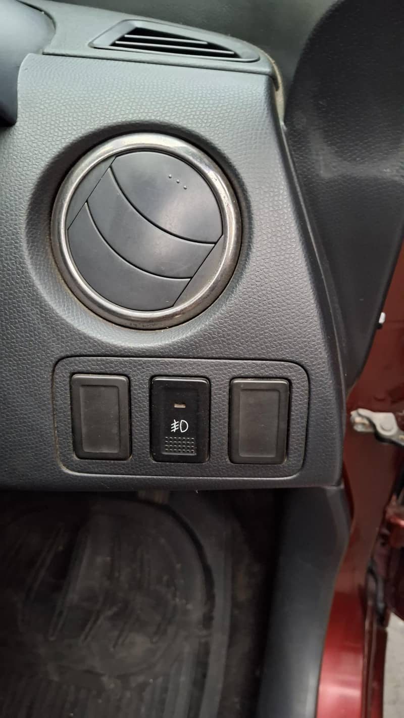 suzuki swift DLX Lahore num 2012 model btr than city civic cultus Alto ...