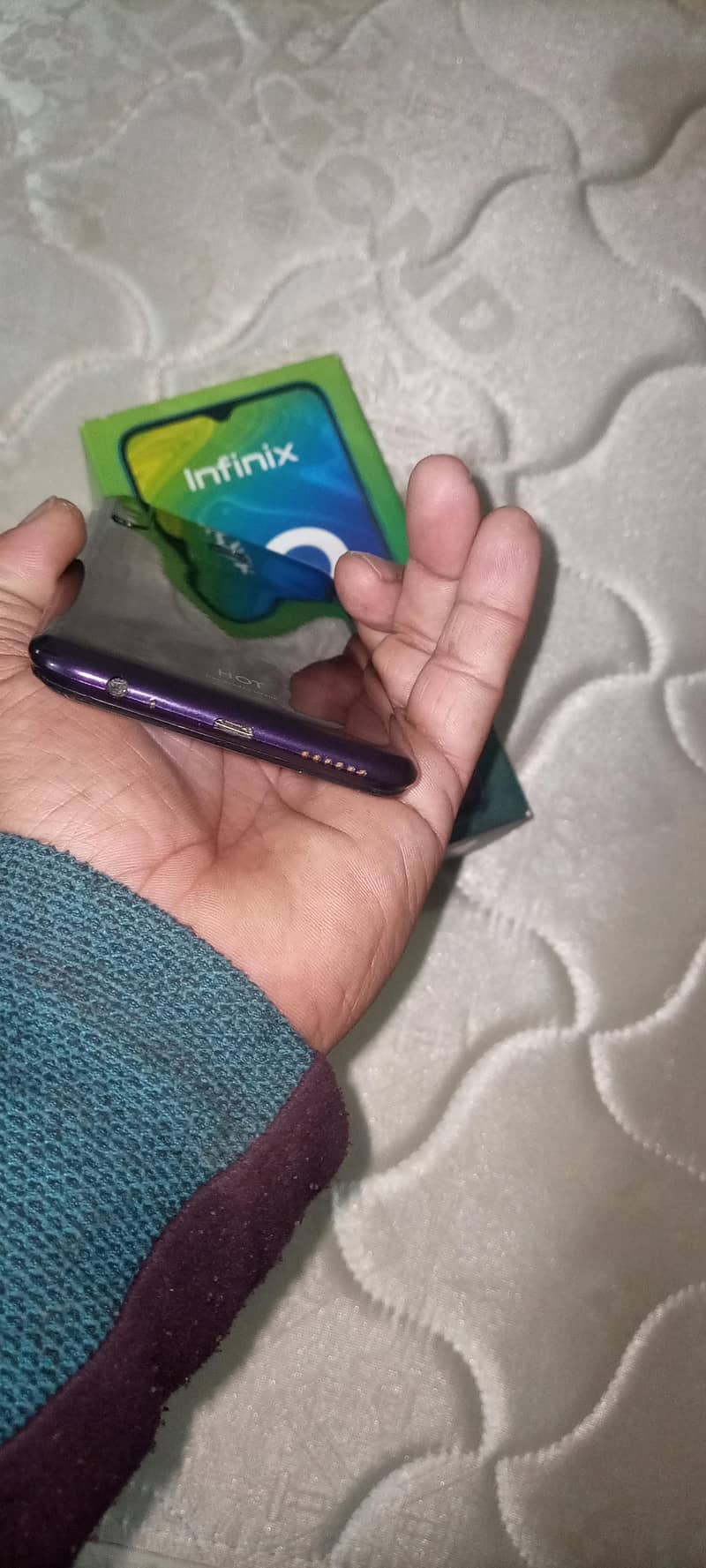 Infinix hot 8 with box cable 4/64 - Mobile Phones - 1109965741