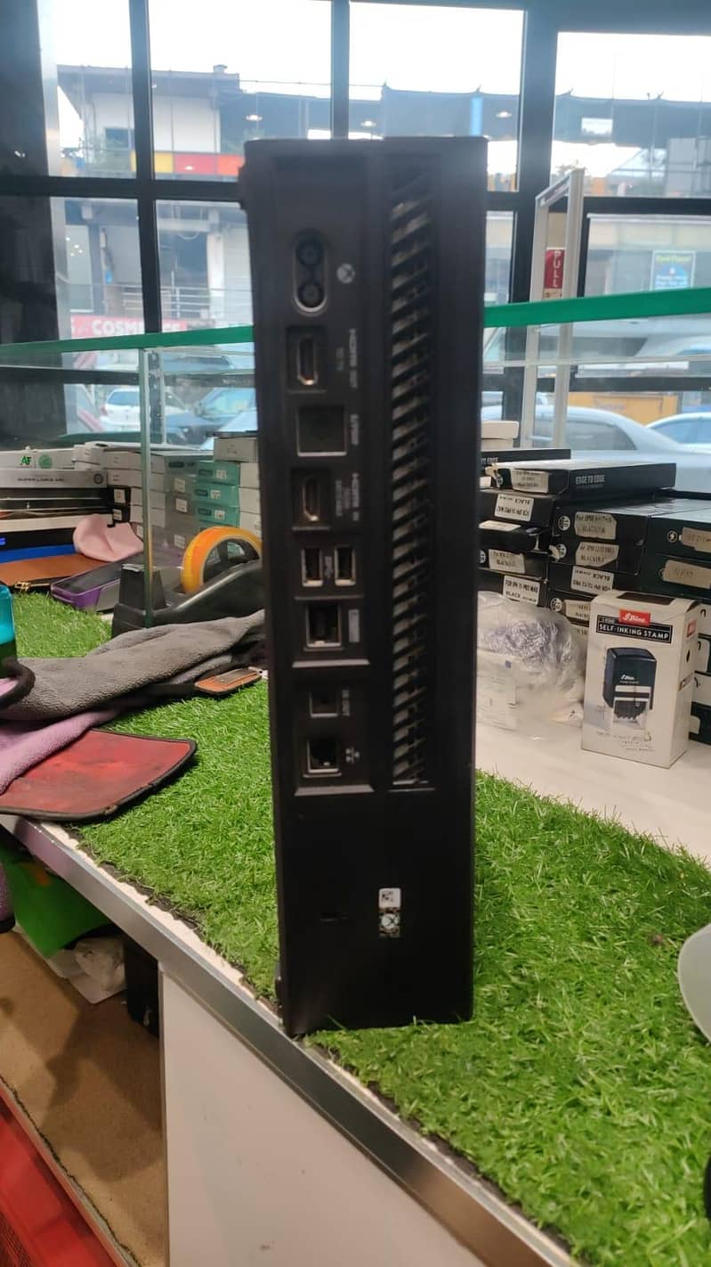 Xbox One 500gb with one wired controller - Gaming Consoles - 1109974011