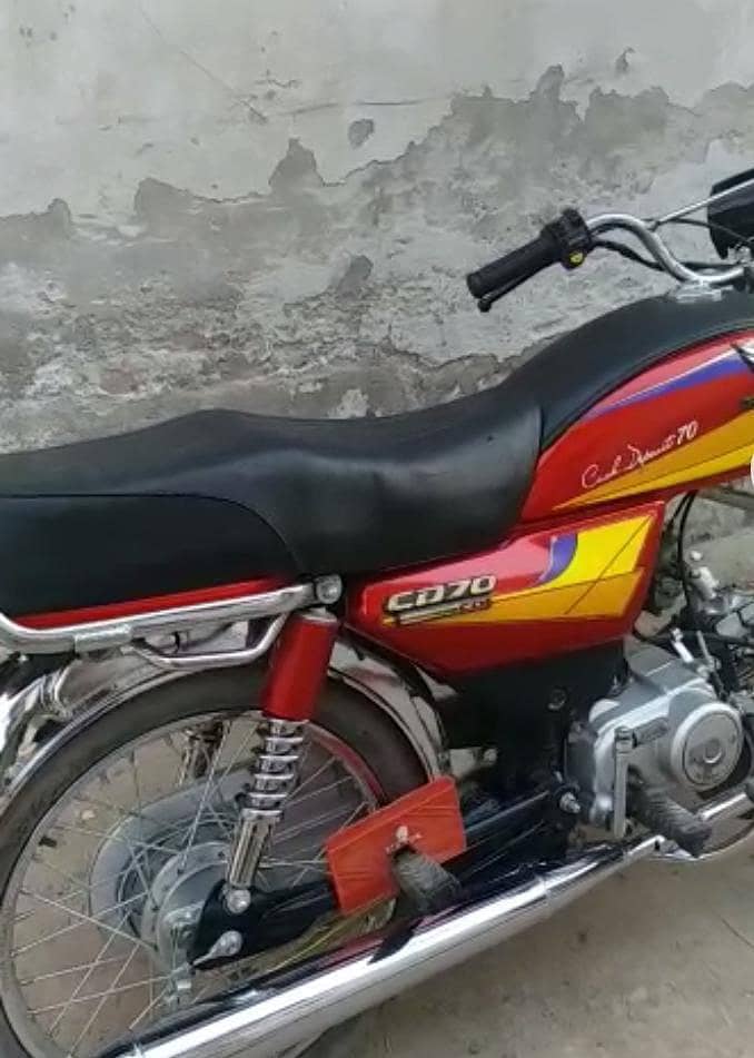 Honda CD 70 bike 2005 model Lahore ka number03. . 28. . 63. . 21. . 22 ...