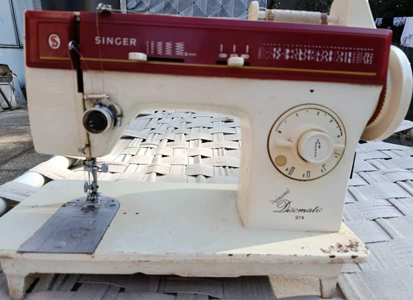 Singer Sewing Machine - Sewing Machines - 1109987782