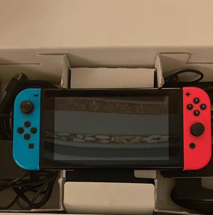 Nintendo Switch just like new - Gaming Consoles - 1110003608