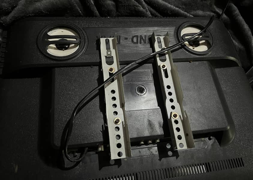 Samsung Led 27 inch with Tv box - Televisions - 1110007580