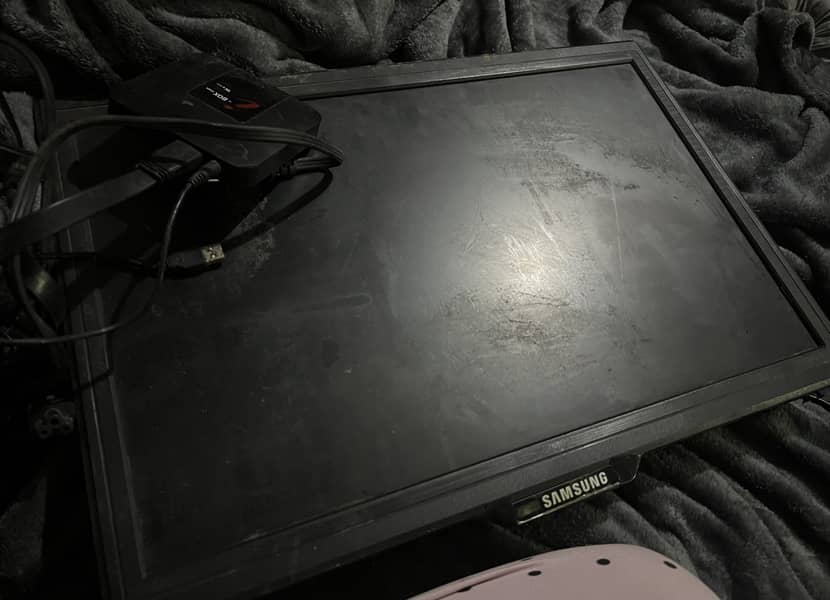 Samsung Led 27 inch with Tv box - Televisions - 1110007580