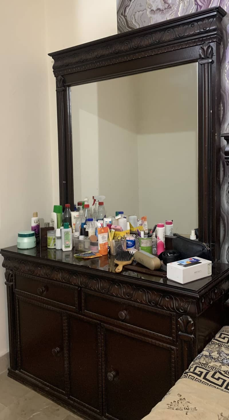 Dressing Table with drawees - Dressers & Drawers - 1110034365