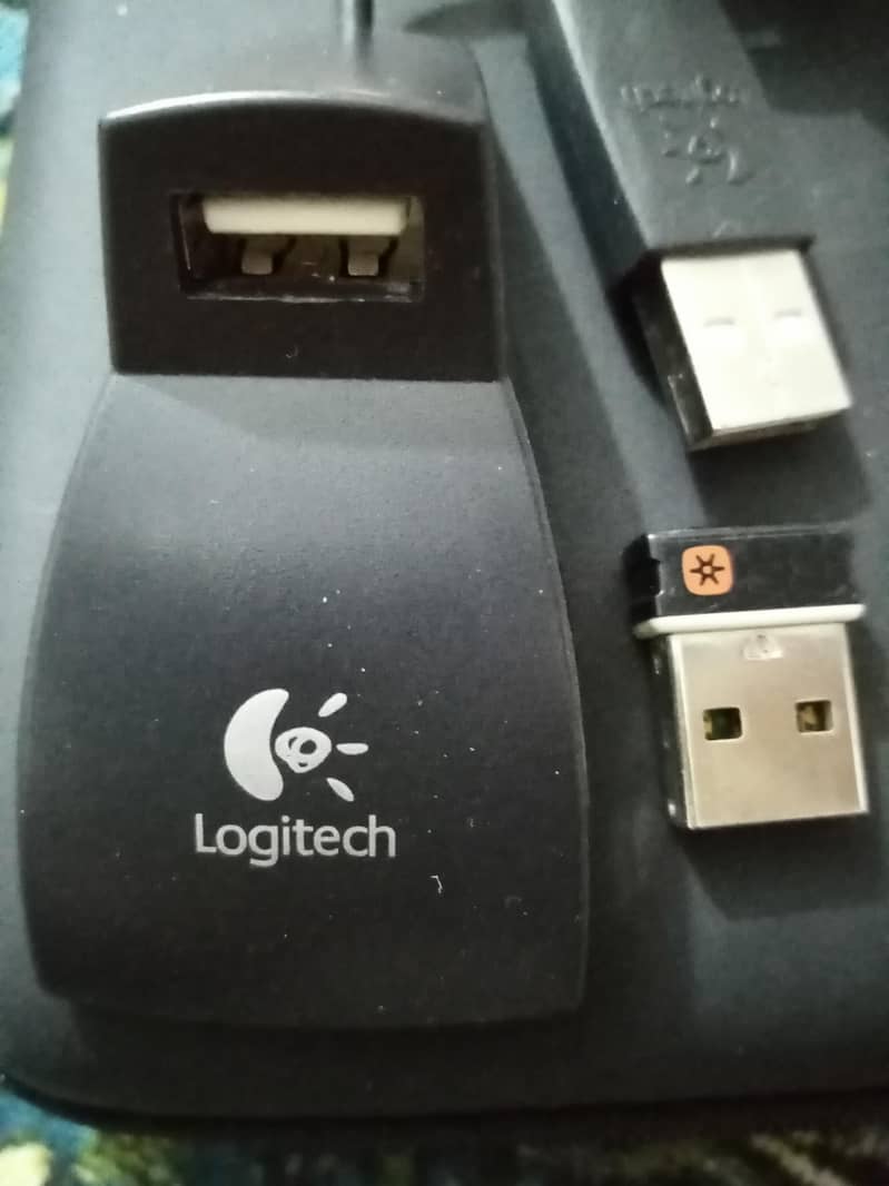 Logitech USB Unifying wireless Receiver dongle with usb dock - Computer ...