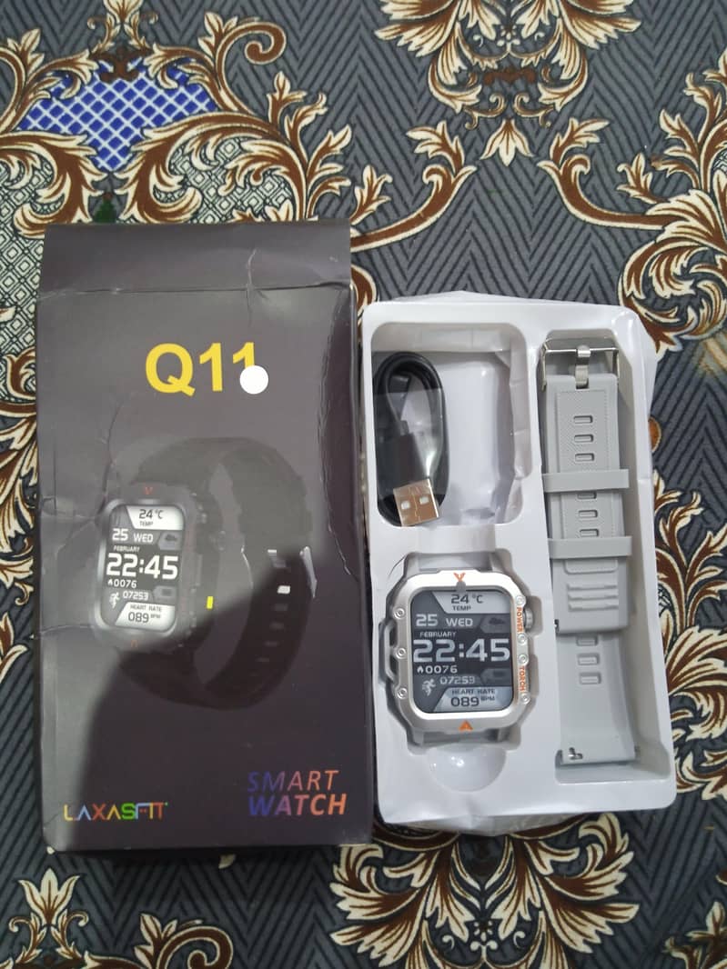 Smart watch for sale in Shaheen Town phase 1 - Smart Watches - 1110047812