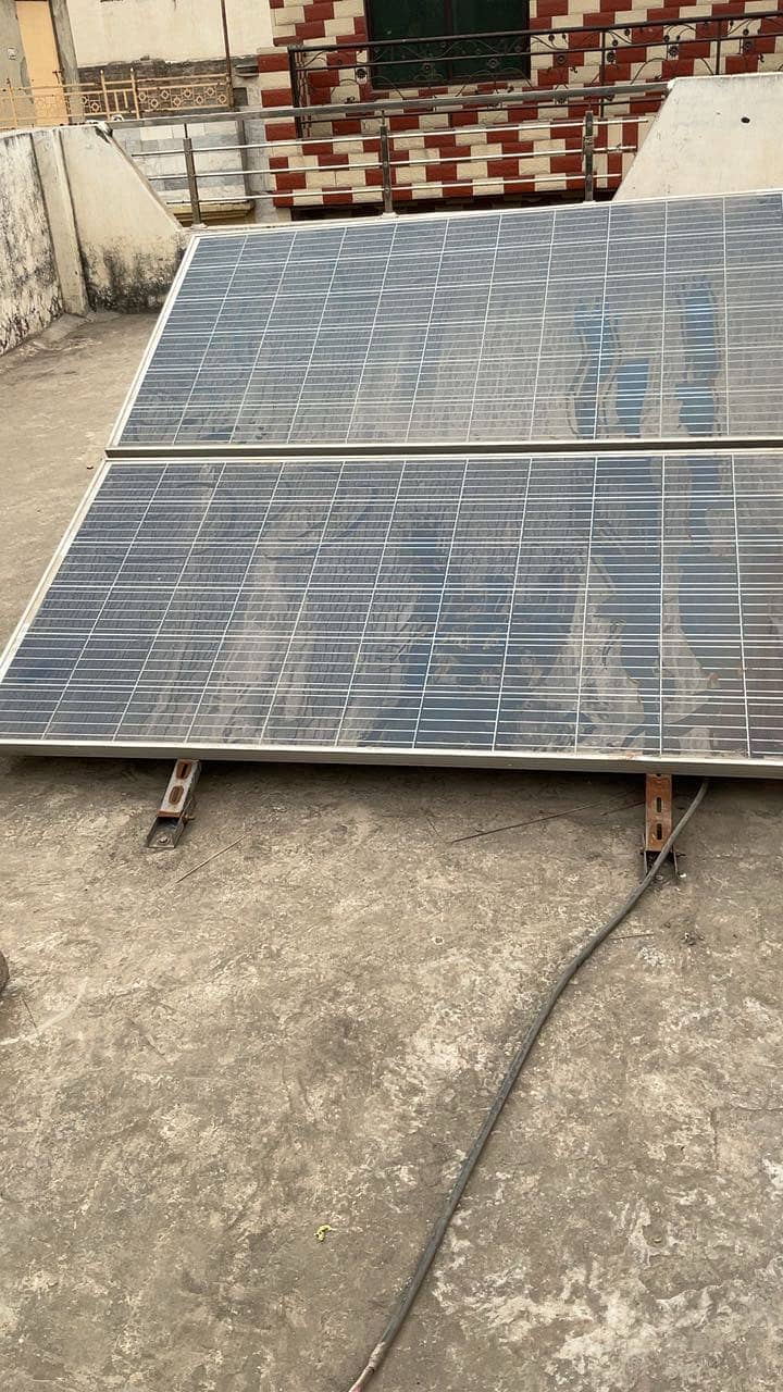 4 solor Plates - Solar Panels - 1110049484