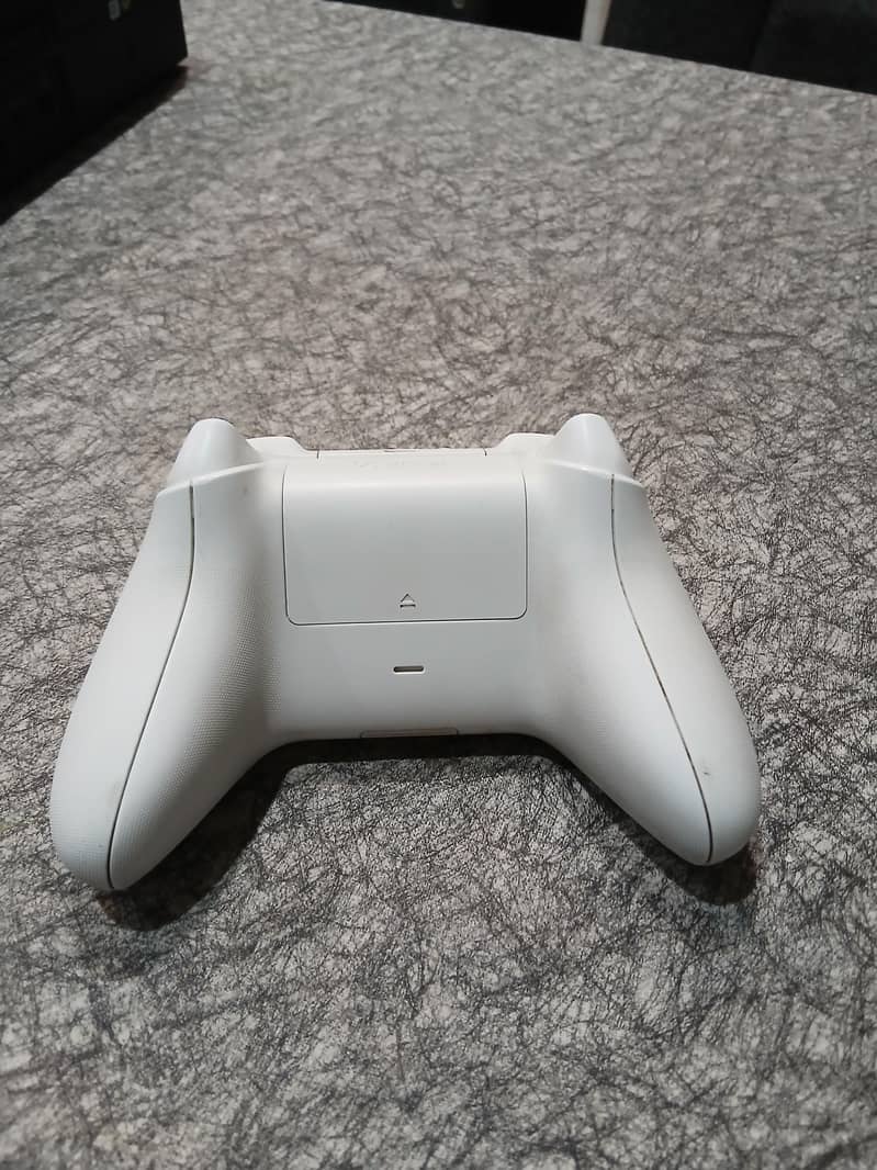 Xbox One — 500GB | Original Console | Smooth Gaming Performance ...