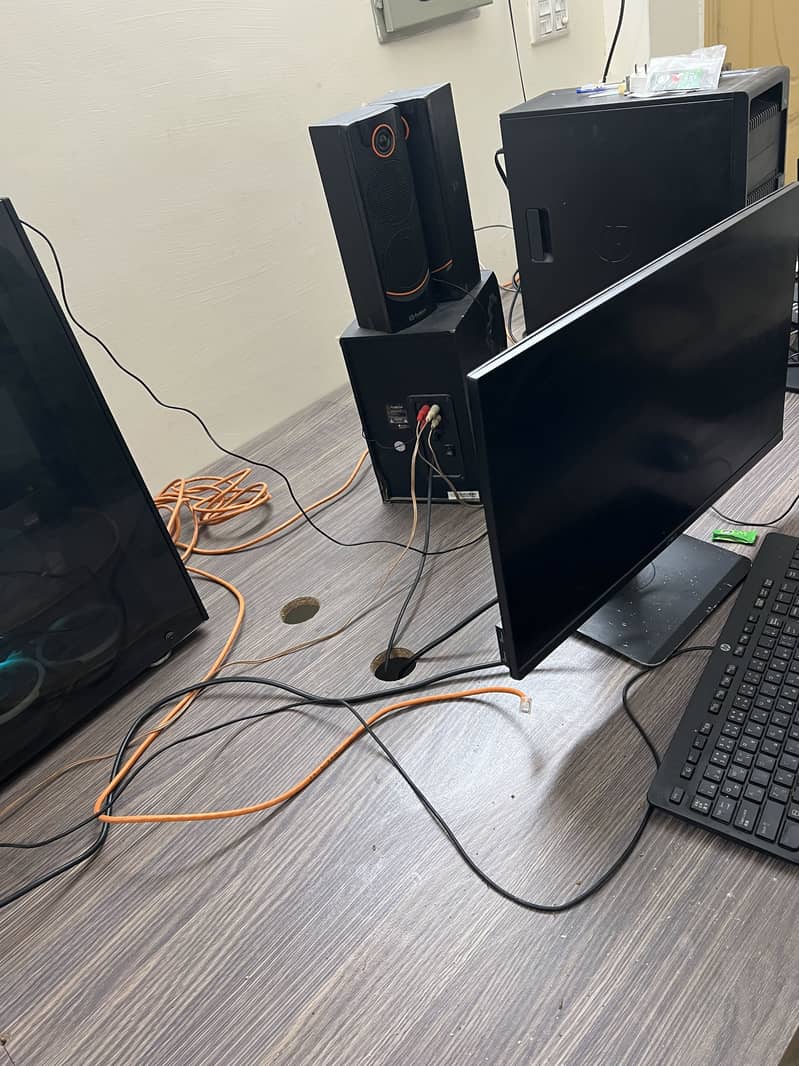 Chair and table - Office Chairs - 1110063629