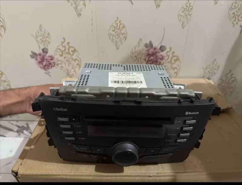 Suzuki Cultus : Clarion MP3 Player - Audio & Multimedia - 1110065058