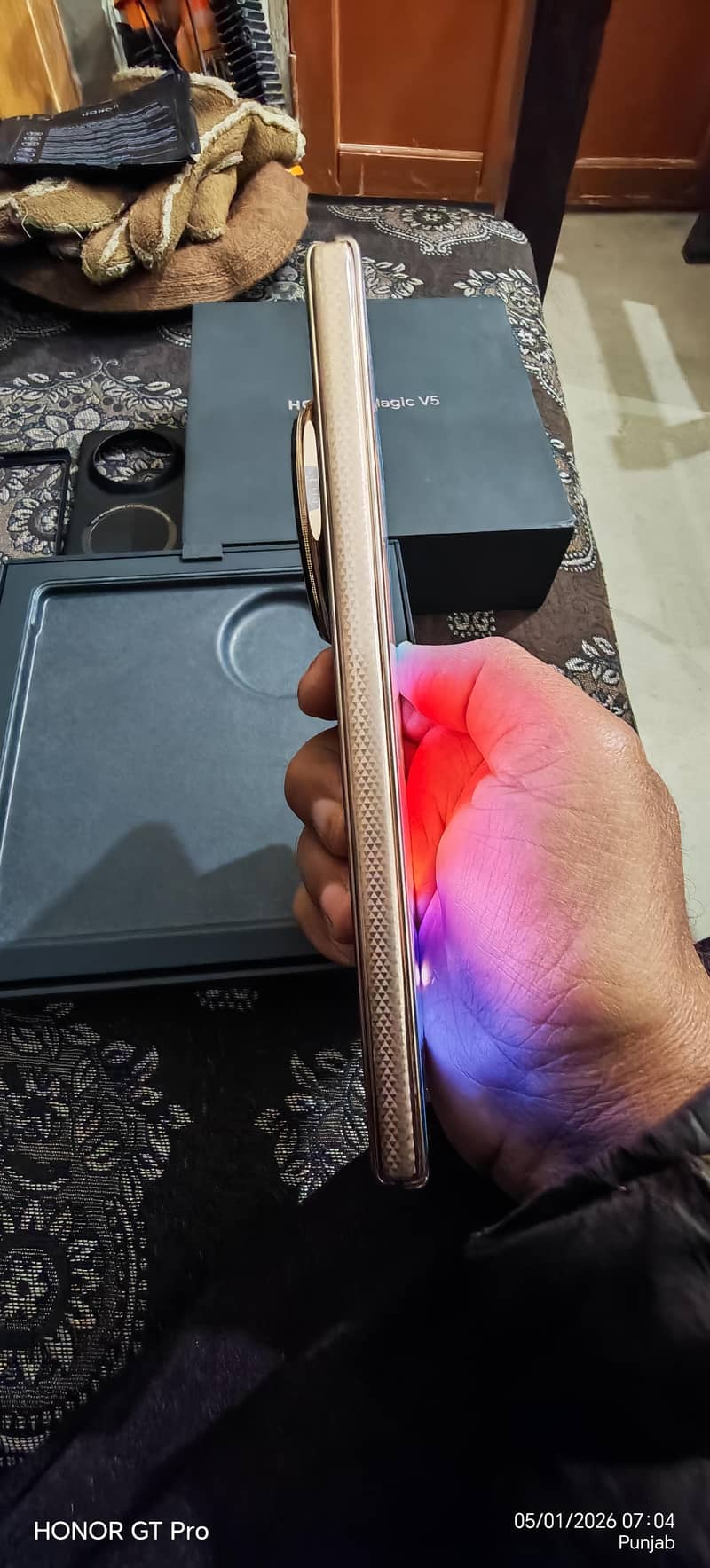 Honor Magic V5 Golden color 16/512 PTA approved officially - Mobile ...