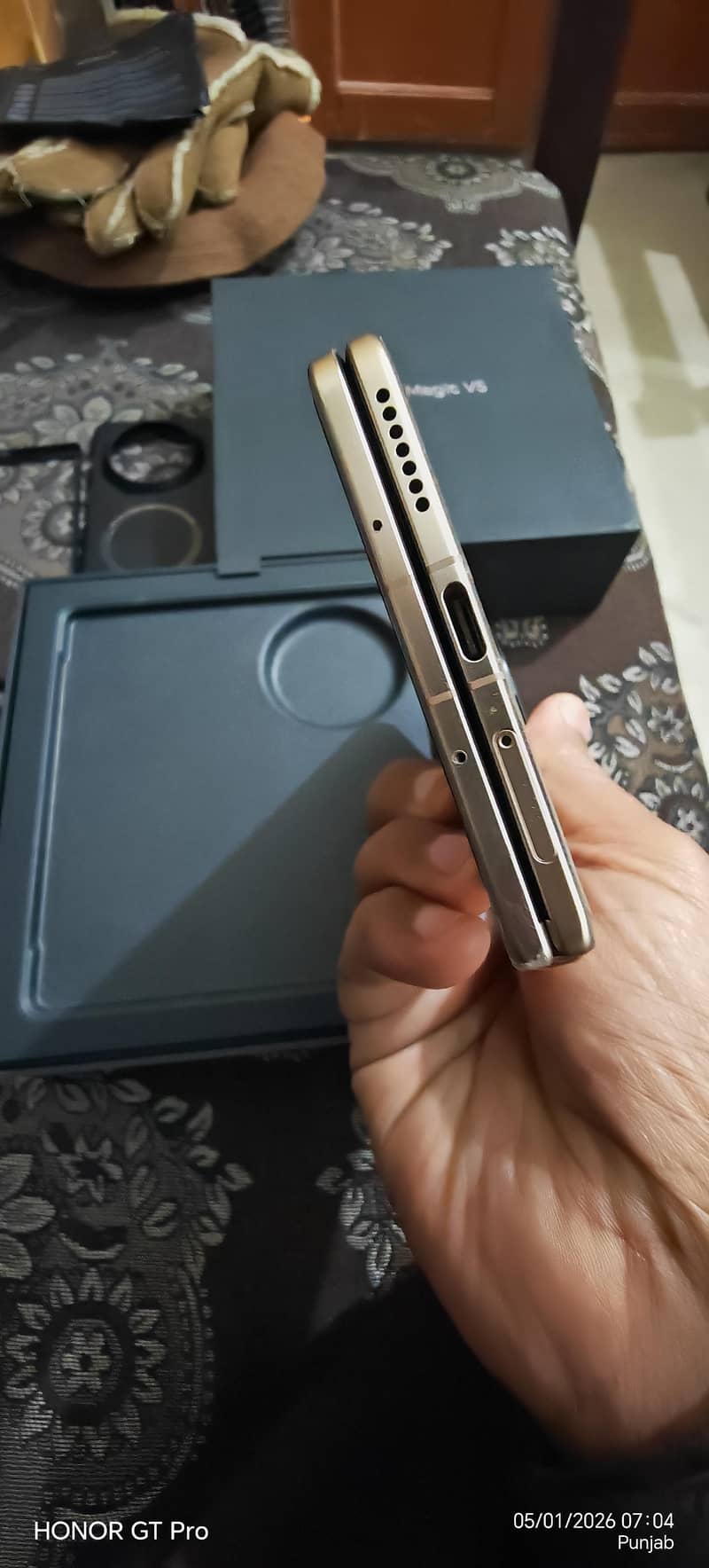 Honor Magic V5 Golden color 16/512 PTA approved officially - Mobile ...