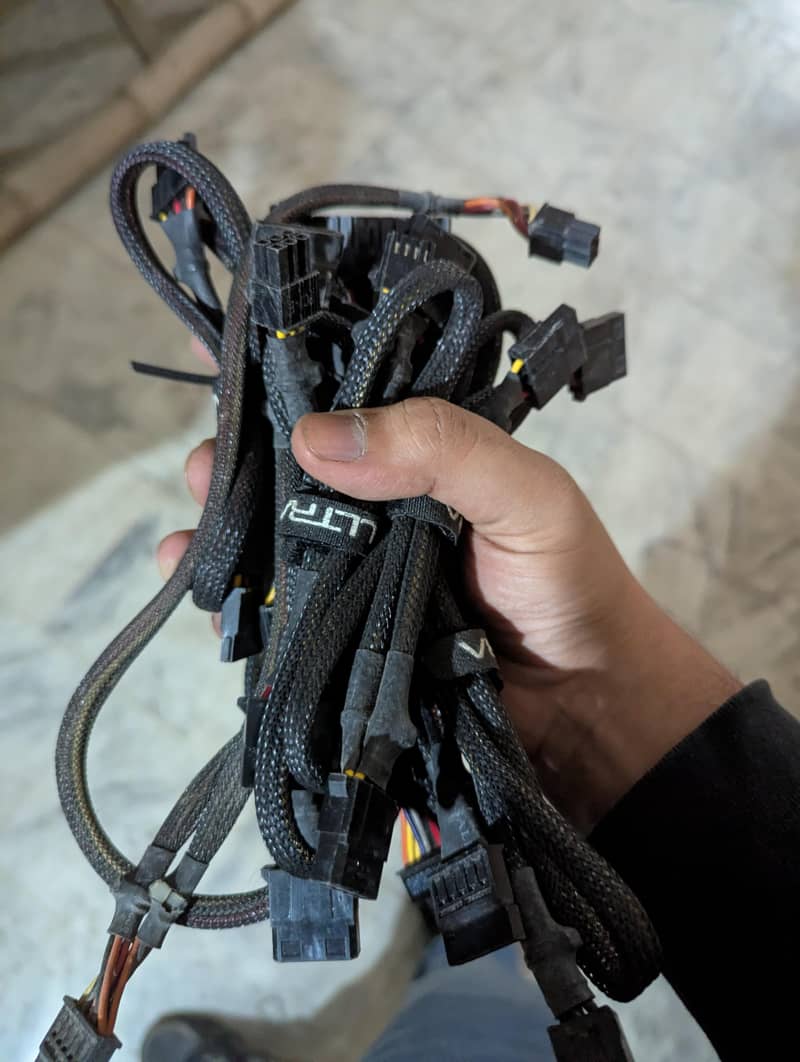 Ultra X4 power supply fully modular 600watts - Computer Components ...