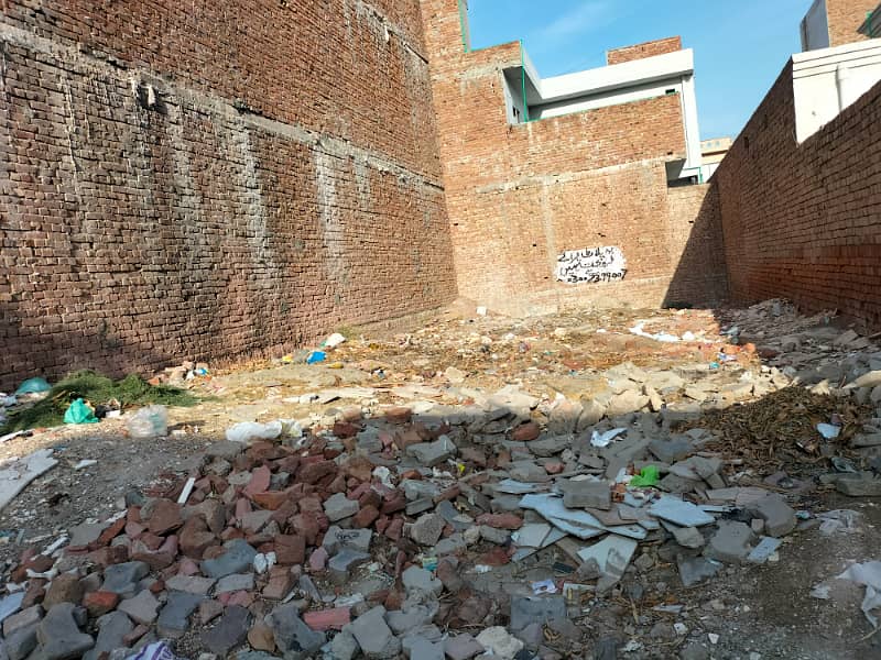 6 marla plot near bosan road walking distance Mall of multan Shalimar ...