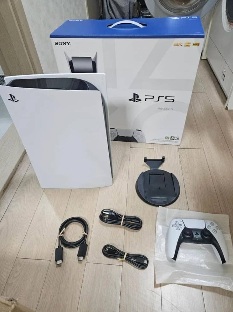 PS5 Disc Edition Bundle - MINT CONDITION - FC25 + FC24 & 2 CONTROLLERS ...