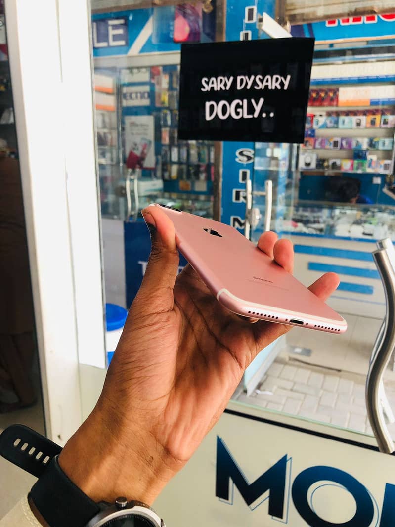 Iphone 7 plus 128 GB Pta Approved - Mobile Phones - 1110100088