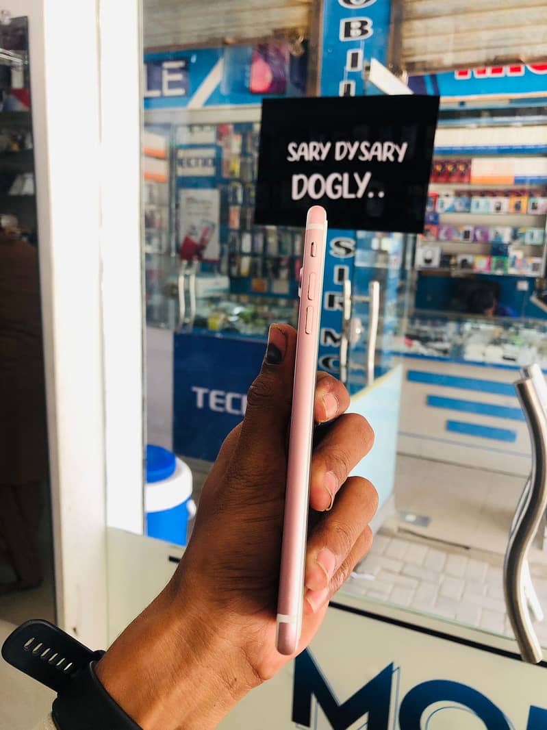 Iphone 7 plus 128 GB Pta Approved - Mobile Phones - 1110100088