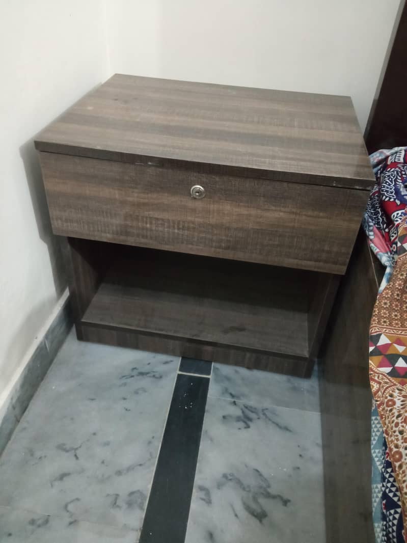 Wooden floor bed, with matress and two side tables - Beds - 1110103369