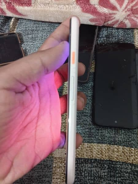 google pixel 3 white colour with box 4/64 - Mobile Phones - 1110104147