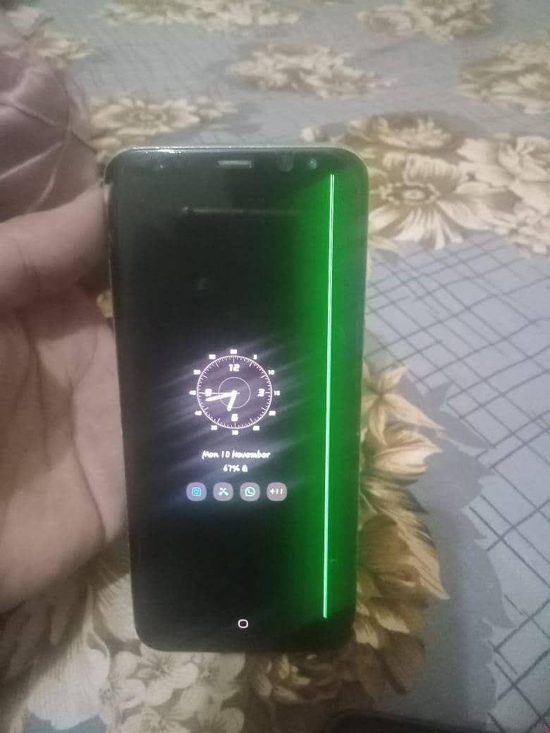 sam s8plus pta provd black color panal ma line or dote hn bakaya all ...