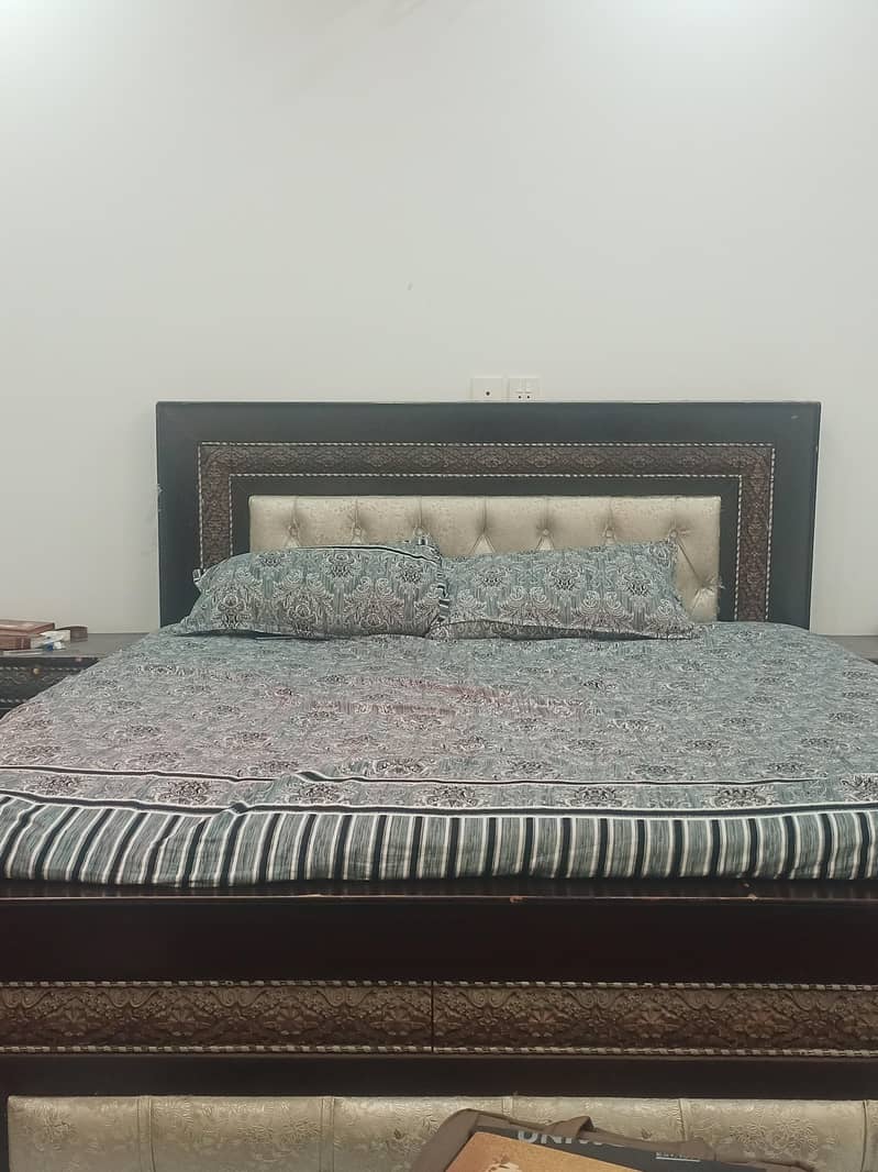 Used bed and Side Tables for Sale - Beds - 1110108601