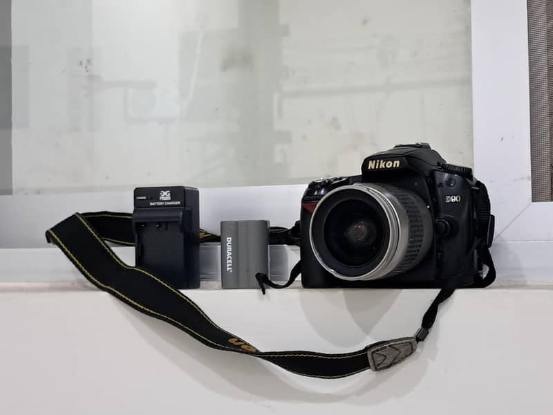 DSLR Canon D90 - Digital Cameras - 1110112129