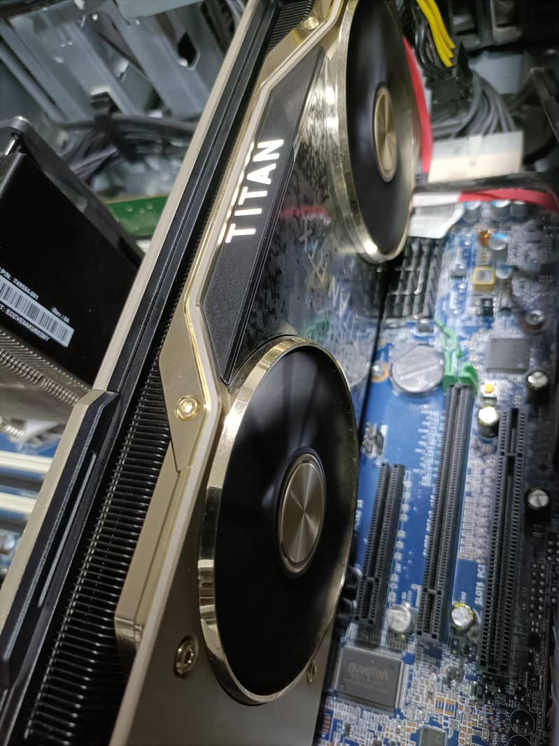 Nvidia RTX TiTAN 24Gb Graphics Card - Computer Components - 1110136269