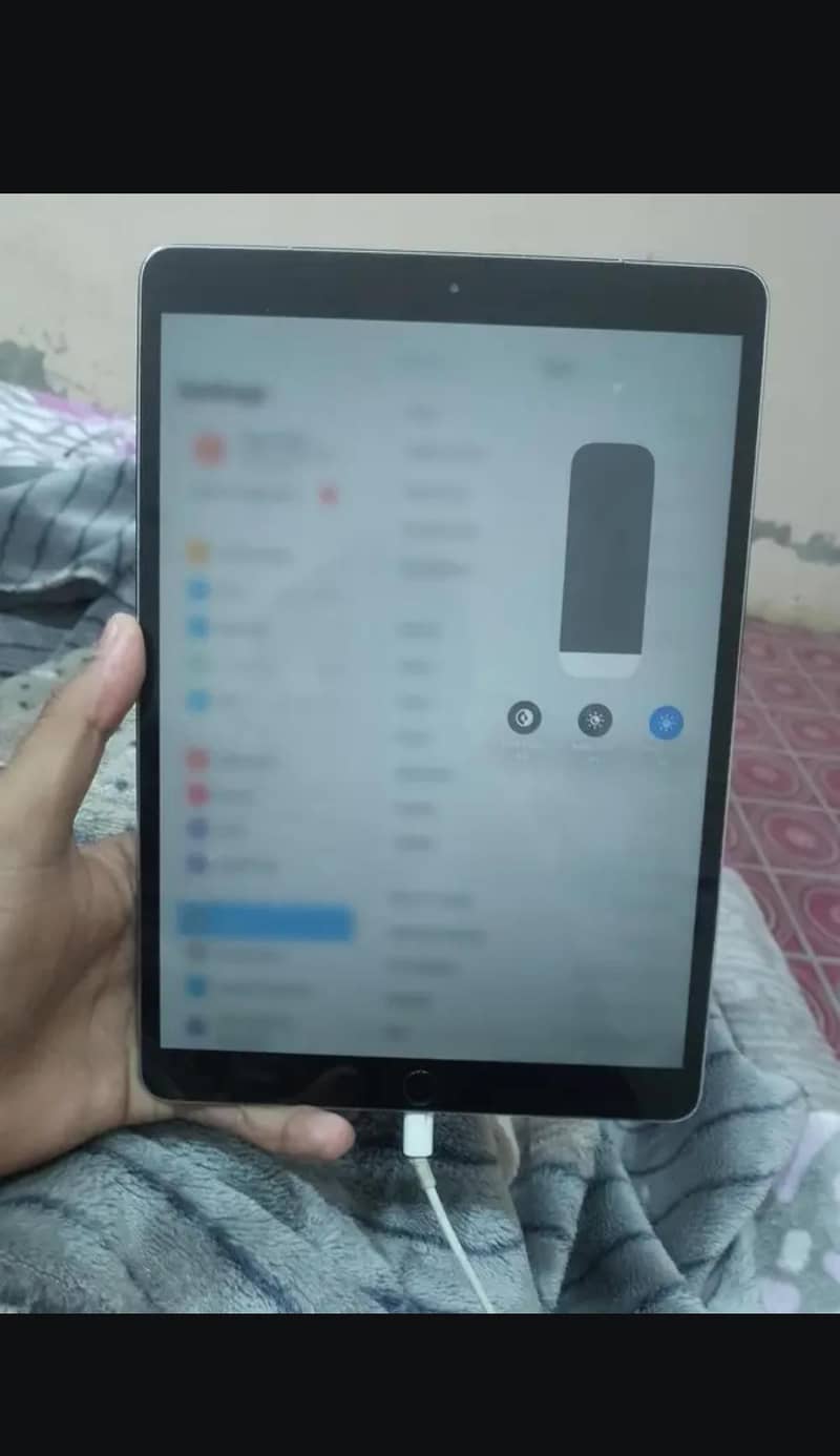 ipad 10.5 inch 256gb sim working - Tablets - 1110150887