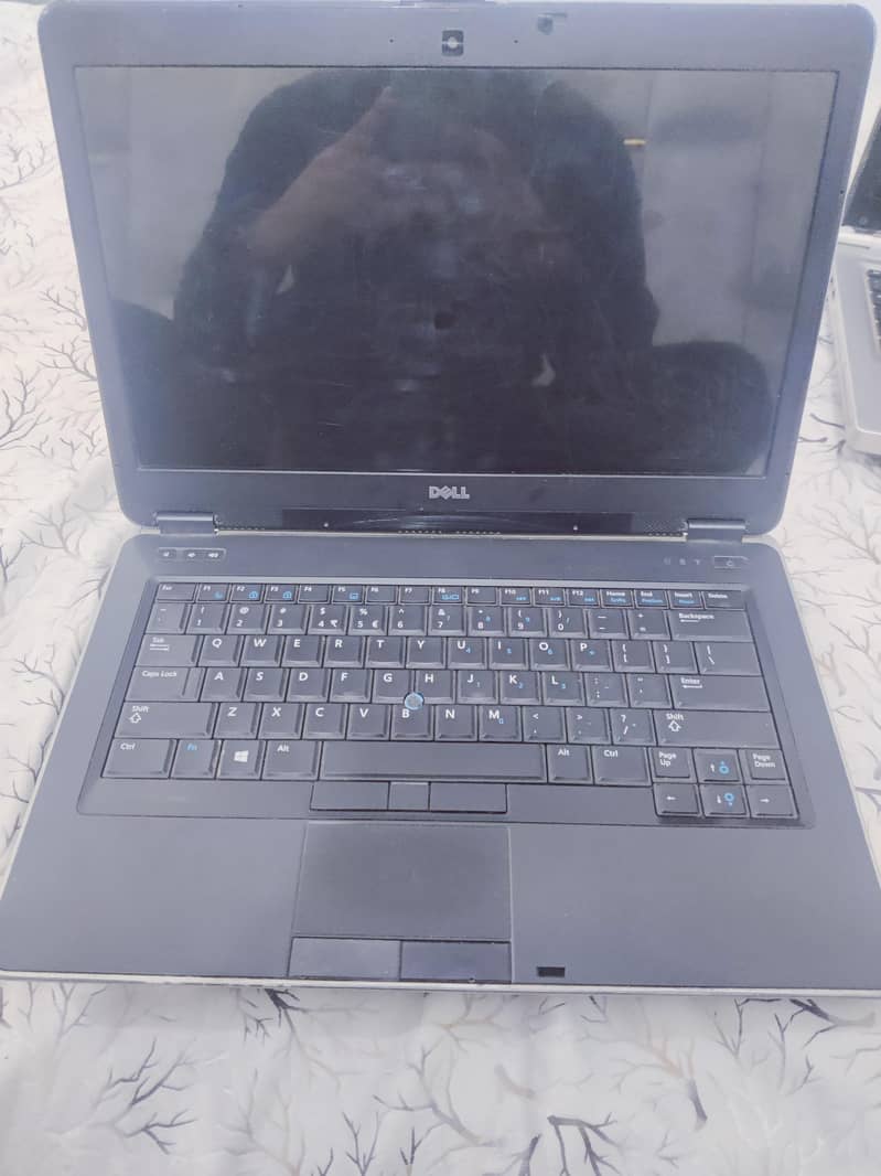 Dell laptop ( i7 4th Generation ) - Laptops - 1110173865